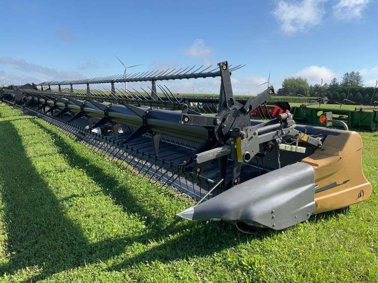 AgCo 9250 Bean head, 40ft; New draper belt included; Has Gleaner plates ...