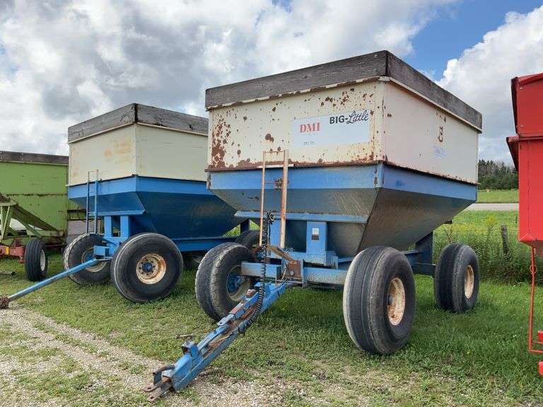 DMI 400bu center dump wagon - Hamilton-Maring Auction Group