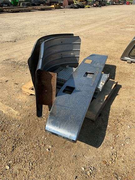 Set of fenders, bumper, step plates off Peterbilt semi - Hamilton ...