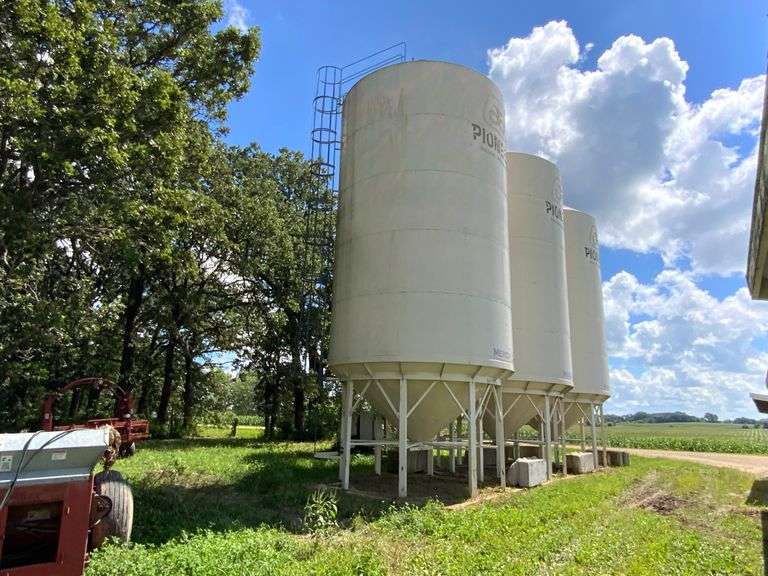 ** This lot is SOLD OFF SITE Meridian 5000 bu Hopper Bin 16' diameter ...