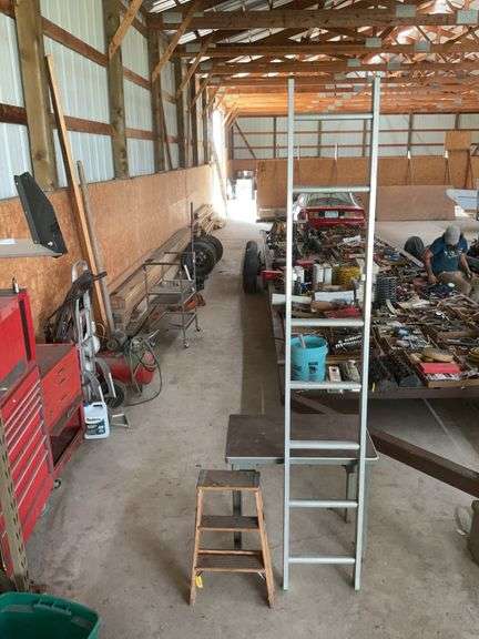 2-step step ladder & aluminum ladder - Hamilton-Maring Auction Group