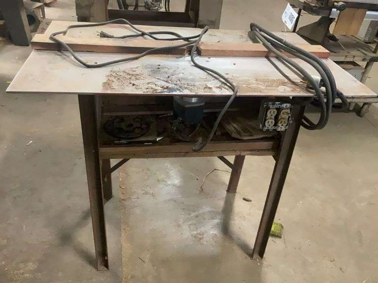 Router Table with Porter Cable Router, 110V - Hamilton-Maring Auction Group