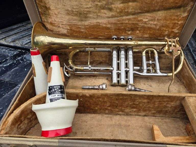 Conn b flat trumpet, serial number 560082, with 2 Vincent Bach 7 ...