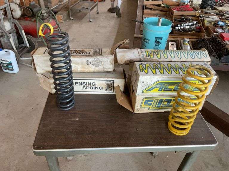 6 Race car springs - Hamilton-Maring Auction Group