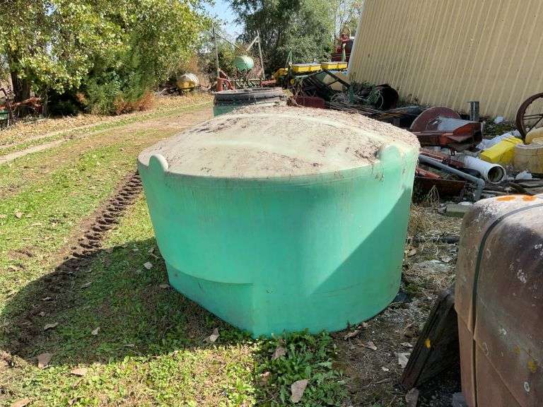 350 gallon poly tank - Hamilton-Maring Auction Group
