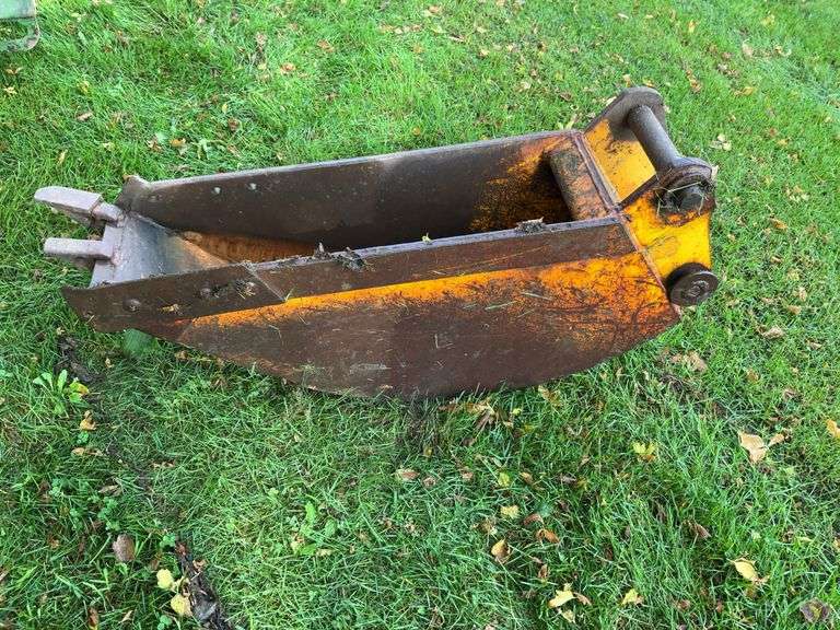 12” bucket for JD 410 backhoe - Hamilton-Maring Auction Group