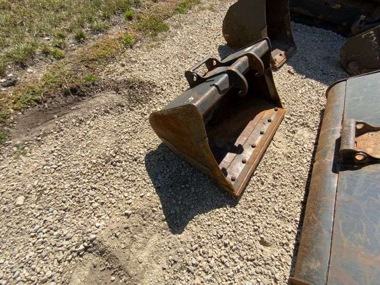 Bobcat 36” smooth edge bucket - Hamilton-Maring Auction Group