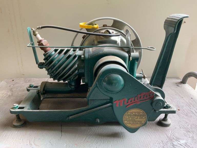 Maytag engine Model 92 serial number 154884 - Hamilton-Maring Auction Group