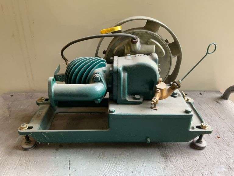 Maytag engine Model 82 Serial number 115823 - Hamilton-Maring Auction Group