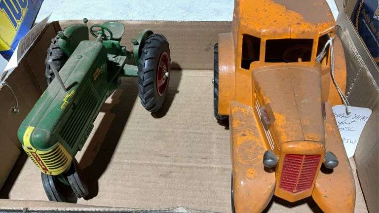 Oliver 77 Scale Model Tractor, Minneapolis Moline Model MM Scale Model ...