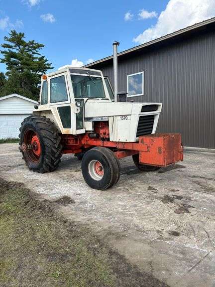 Case 1570 Tractor. 20.8R38’’tires & duals, 3pt, PTO, 3430 hrs, 2 hyds ...