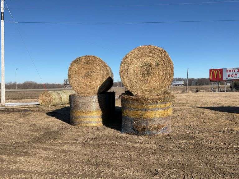 * Lot will be sold X the money (14) 2nd cutting Round hay bales, net ...