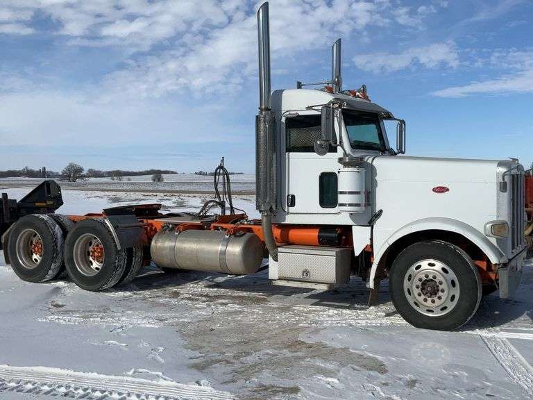 ***2009 Peterbilt 388 Day Cab Semi Tractor, C-13 Diesel Engine, 10 ...