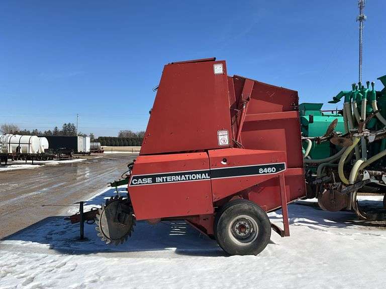 Case IH 8460 Round Baler, good condition, twine ** Monitor in office ...