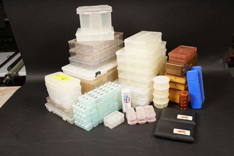 Various Plastic Containers - Montrose Auction, Inc