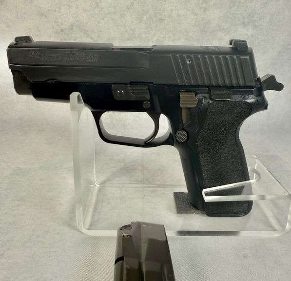 Sig Sauer M11A1 9mm Luger (9x19 Parabellum) Pistol - Mantle Auctioneer