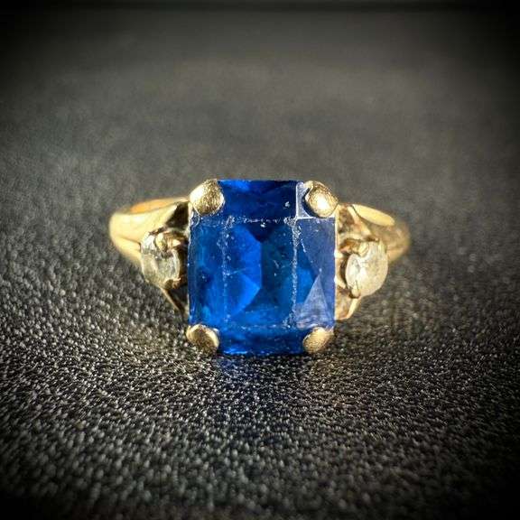 10K Yellow Gold Blue Stone Ring - Mantle Auctioneer