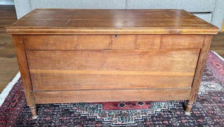 Antique Wood Blanket Chest - Mantle Auctioneer