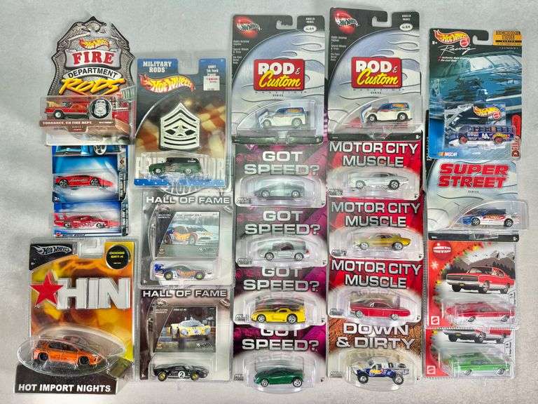 (21) Hot Wheels Got Speed, Motor City Muscle, HIN, Holiday Diecast Cars ...
