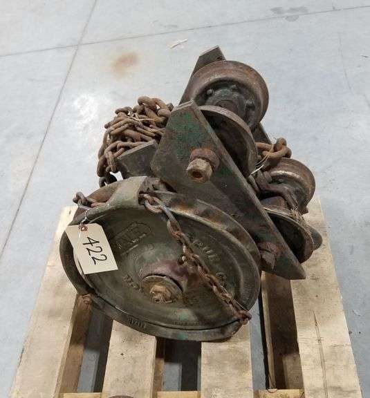 Vintage Yale 1-1/2 Ton Model B-B Spur Geared Block Chain Hoist - Adam ...