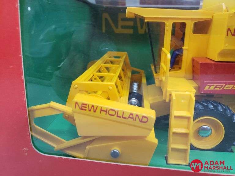Britains New Holland TR85 combine #9575 1/32 - Adam Marshall Land ...