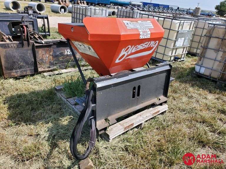 Hs8 BobCat Spreader - Adam Marshall Land & Auction, LLC
