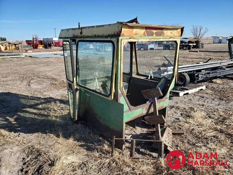John Deere Universal Tractor Cab - Adam Marshall Land & Auction, LLC