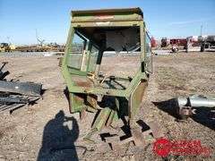 John Deere Universal Tractor Cab - Adam Marshall Land & Auction, LLC
