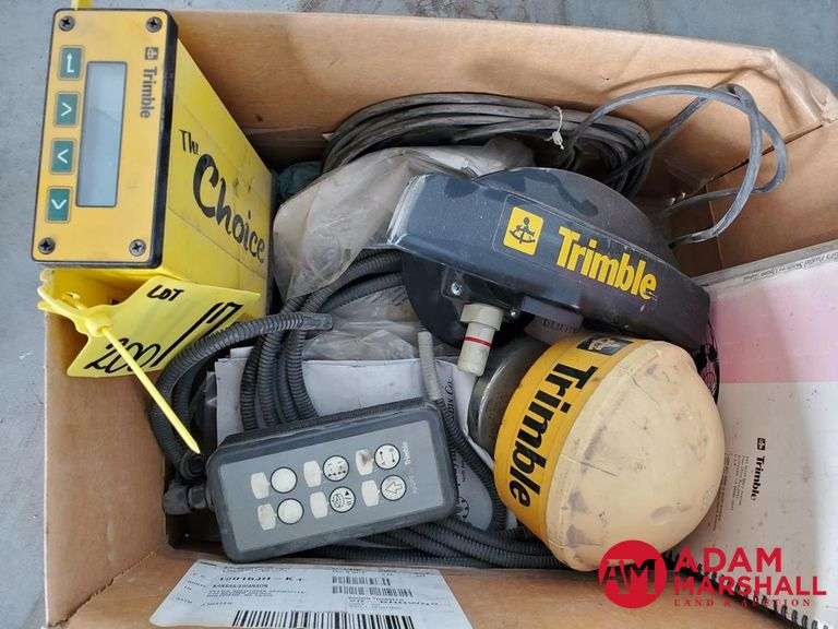Trimble 124/132 Parallel Swathing Ag GPS - Adam Marshall Land & Auction ...
