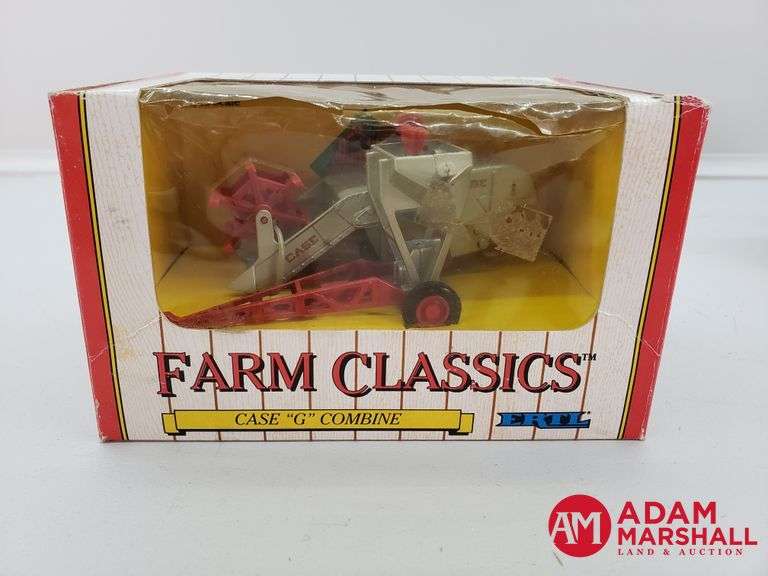 (2) Farm Classics. Case G Combine & Corn Picker ERTL #2622/2621 - Adam ...
