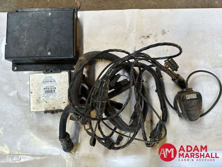 John Deere GS2 GreenStar Rate Controller - Adam Marshall Land & Auction ...