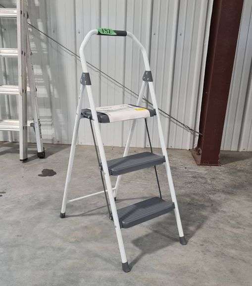 New Gorilla Ladders Steel Frame 3-Step Ladder with 225 lb Weight ...