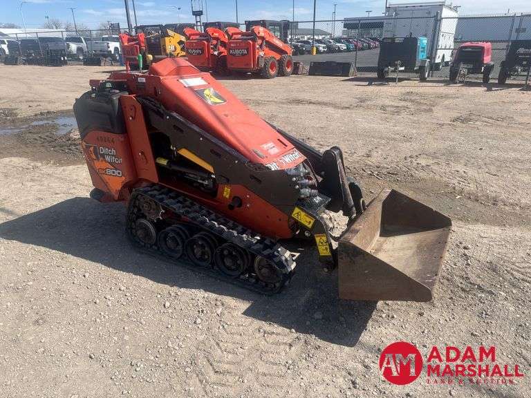 2017 Ditch Witch SK800 Skid Loader - Adam Marshall Land & Auction, LLC
