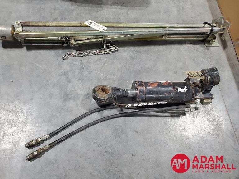 3rd Link Cylinder - Cat 4 - Adam Marshall Land & Auction, LLC