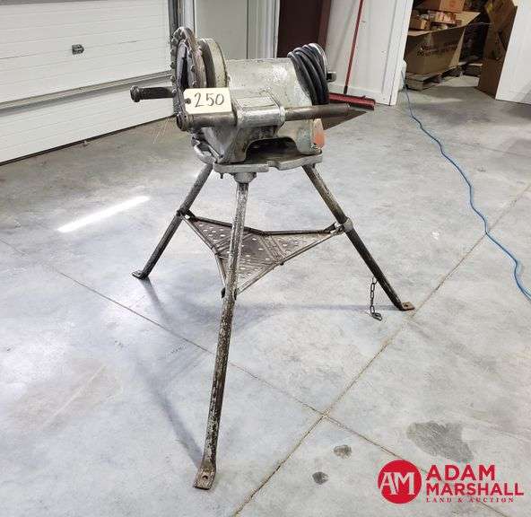 Ridgid 300-T2 Pipe Threading Machine with Heavy Duty Ridgid Tri Stand ...