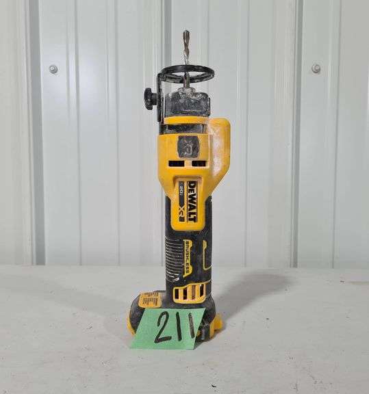 DeWalt DCE555 20V Cordless Cut-Out Tool - Adam Marshall Land & Auction, LLC