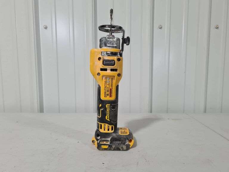 DeWalt DCE555 20V Cordless Cut-Out Tool - Adam Marshall Land & Auction, LLC