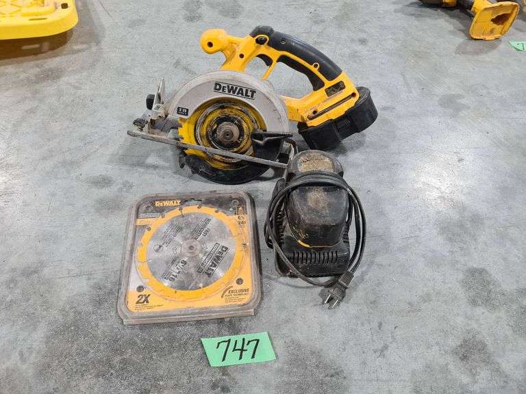 DeWalt DC390 Cordless Circular Saw with Accessories - Adam Marshall ...