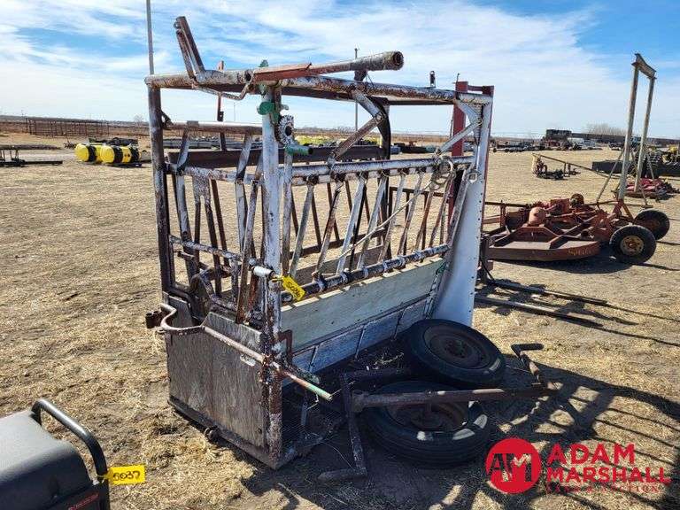 Portable Cattle Squeeze Chute - Adam Marshall Land & Auction, LLC