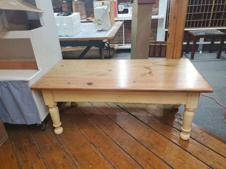 Pine coffee table - Marquette Auction Services