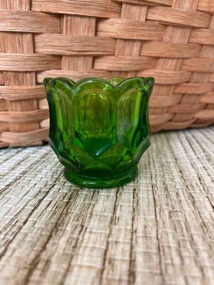 Emerald Green Scalloped Toothpick Holder - Marquette Auction Services