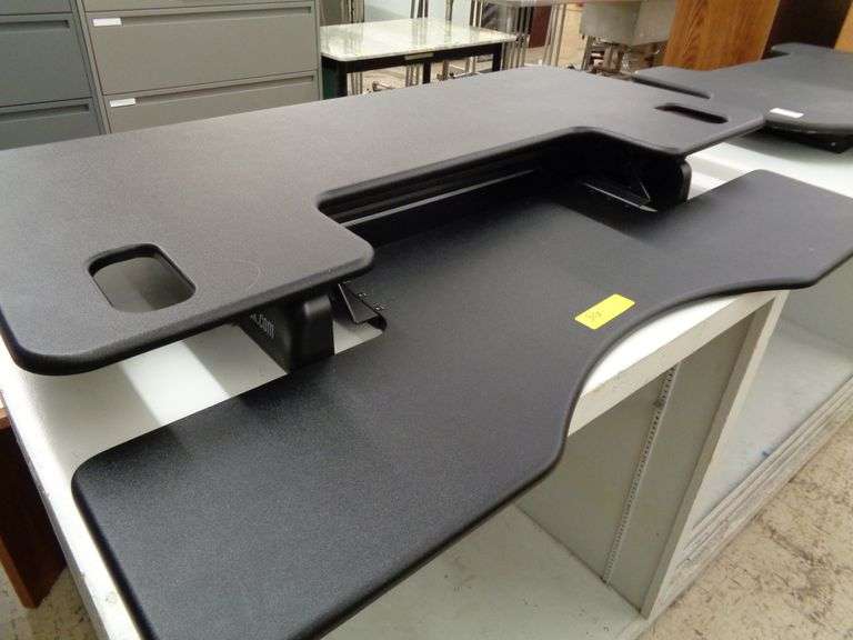 1 -VARI DESK - Matthews Auctioneers