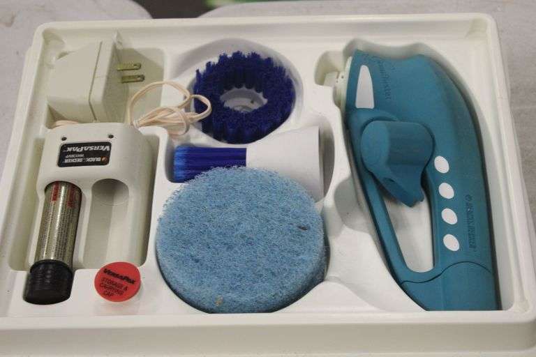 Black & Decker Scum Buster Kit - Matthews Auctioneers