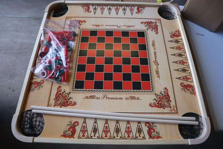 Carrom Board Kit - Matthews Auctioneers