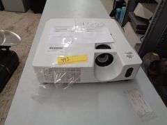 1 EACH-HITACHI PROJECTOR - Matthews Auctioneers