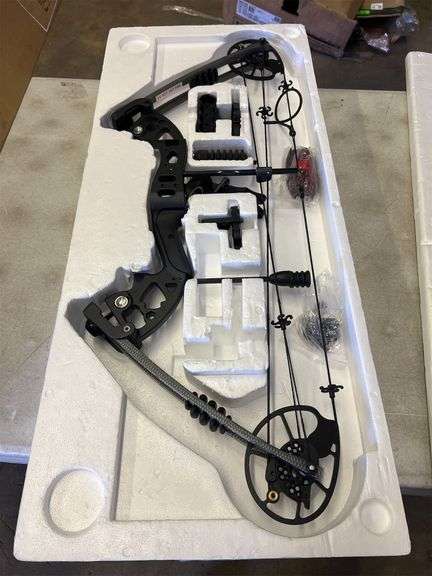 Predator Archery Raptor Compound Bow - Matthews Auctioneers