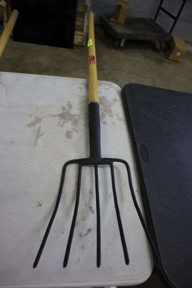 Pitch fork - Matthews Auctioneers