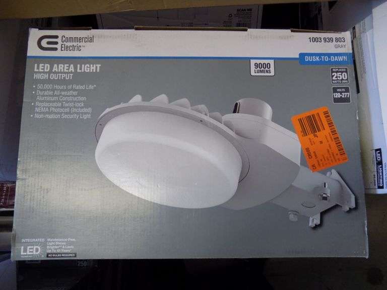 COMMERCIAL ELECTRIC 600-Watt Equivalent Integrated LED Gray Dusk to ...