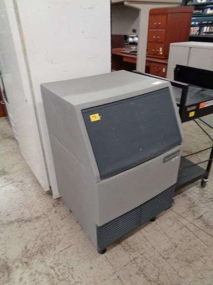 1 EACH-SCOTSMAN ICE MAKER - Matthews Auctioneers
