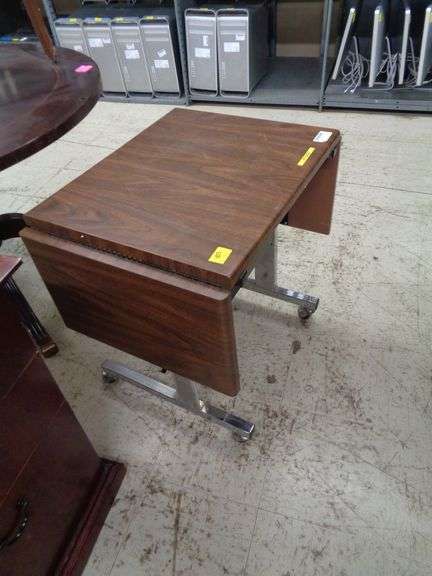 1 EACH-TABLE - Matthews Auctioneers